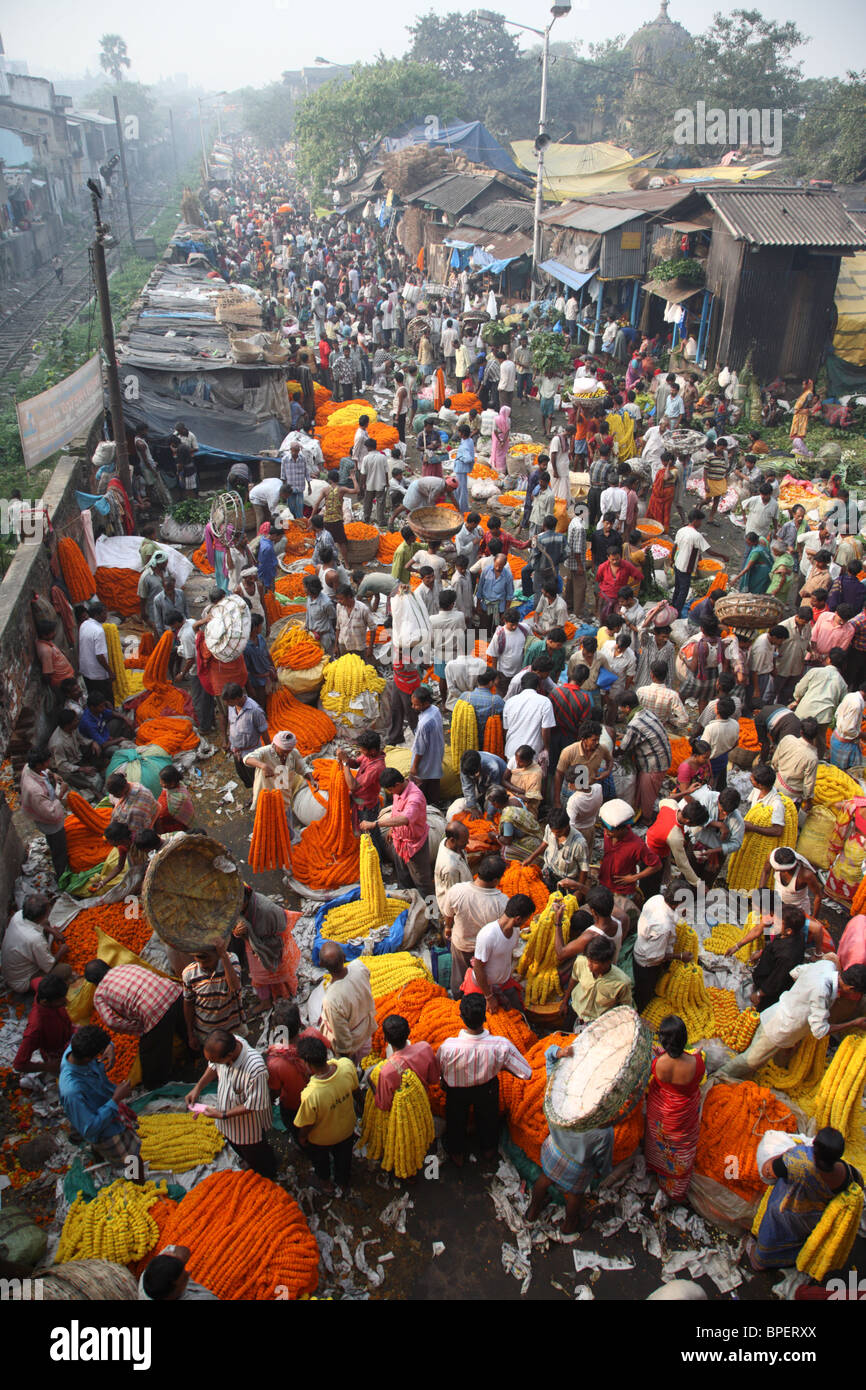 Kolkata market place hi-res stock photography and images - Alamy