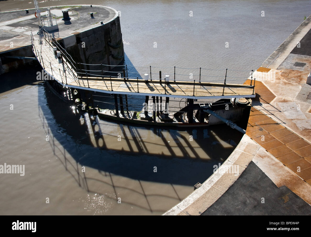 Harbour lock hi-res stock photography and images - Alamy