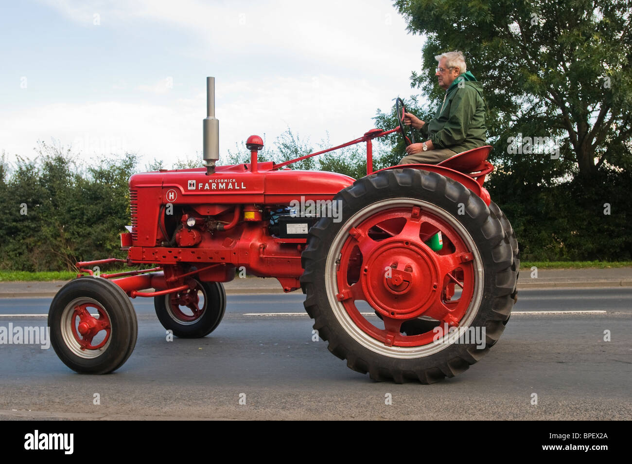 Saunderson tractor hi-res stock photography and images - Alamy