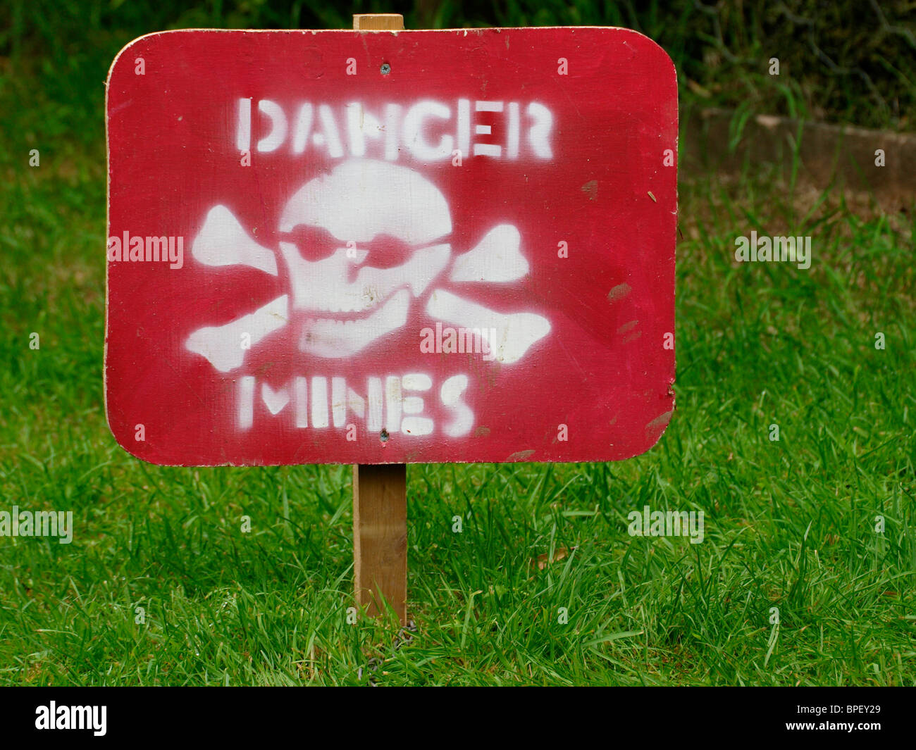 Landmine sign hi-res stock photography and images - Alamy