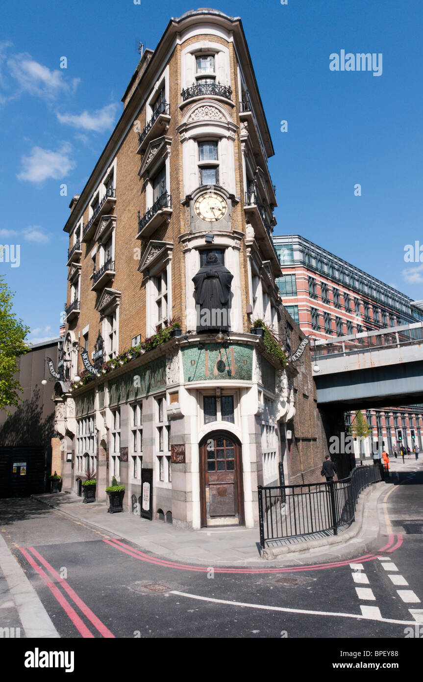The black friar pub hi-res stock photography and images - Alamy