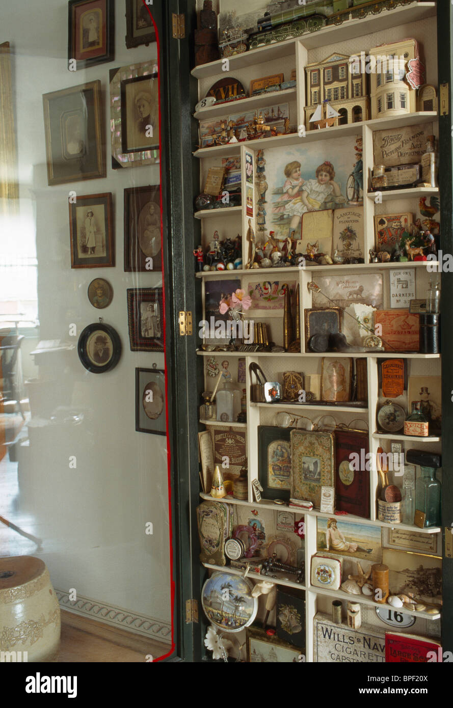 Victorian memorabilia hi-res stock photography and images - Alamy