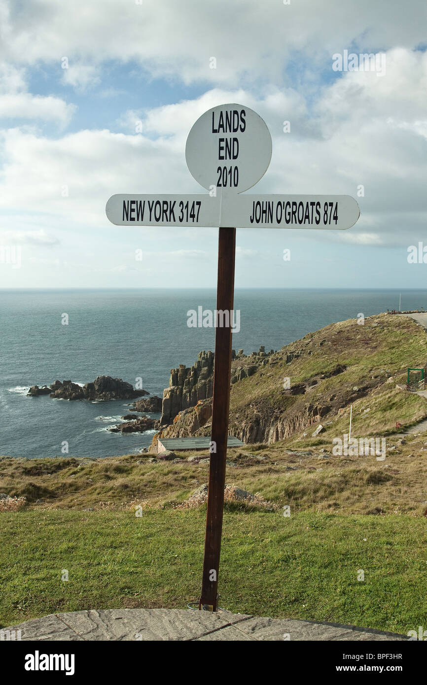 Lands end sign hi-res stock photography and images - Alamy