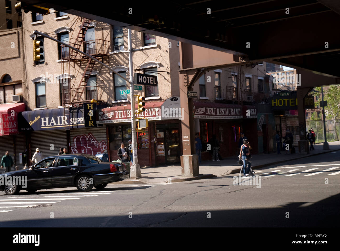 125th street 125 hi-res stock photography and images - Alamy