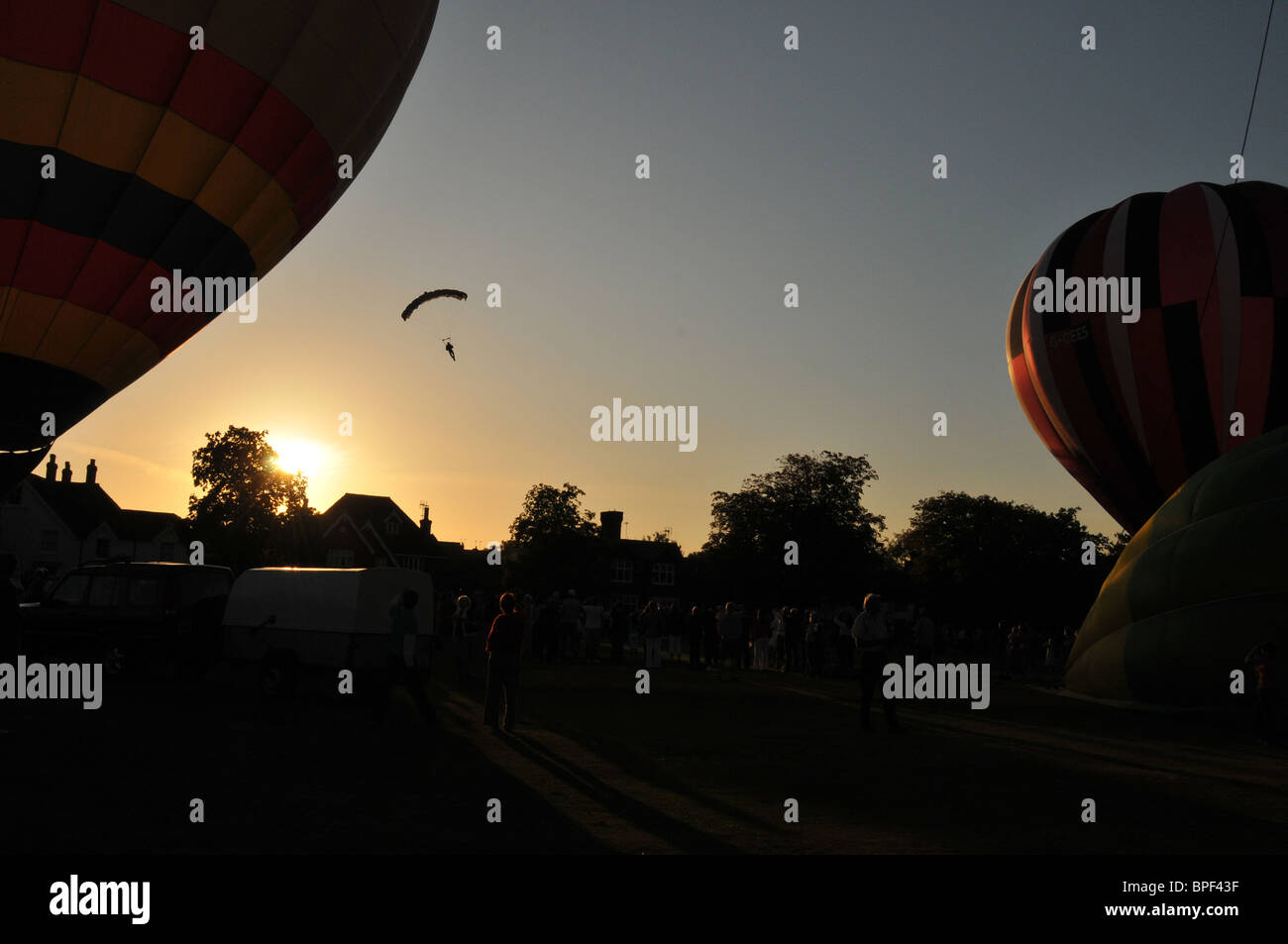 Hot air balloons sunset hi-res stock photography and images - Alamy