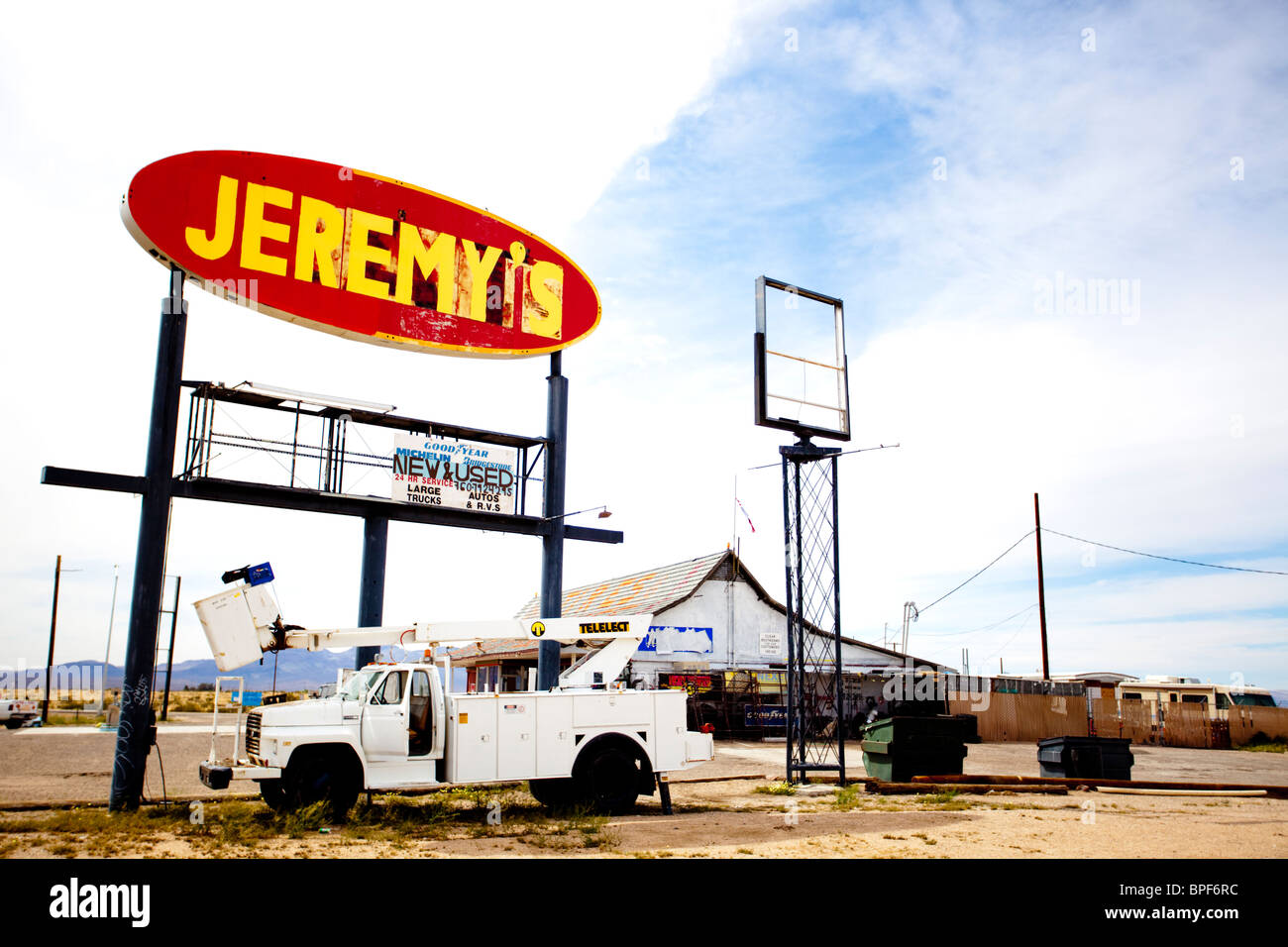 Service station sign hi-res stock photography and images - Alamy