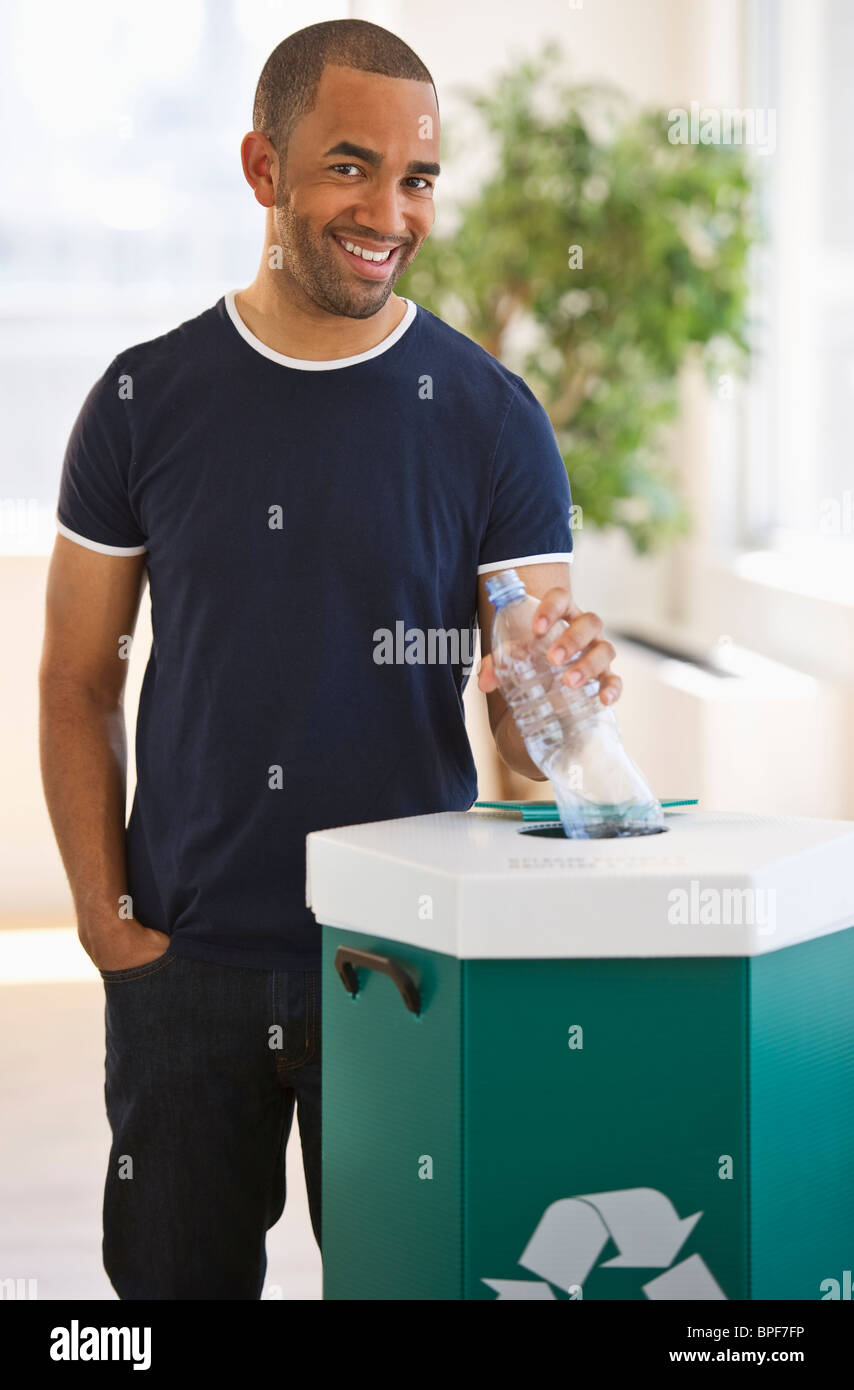 Bin man hi-res stock photography and images - Alamy
