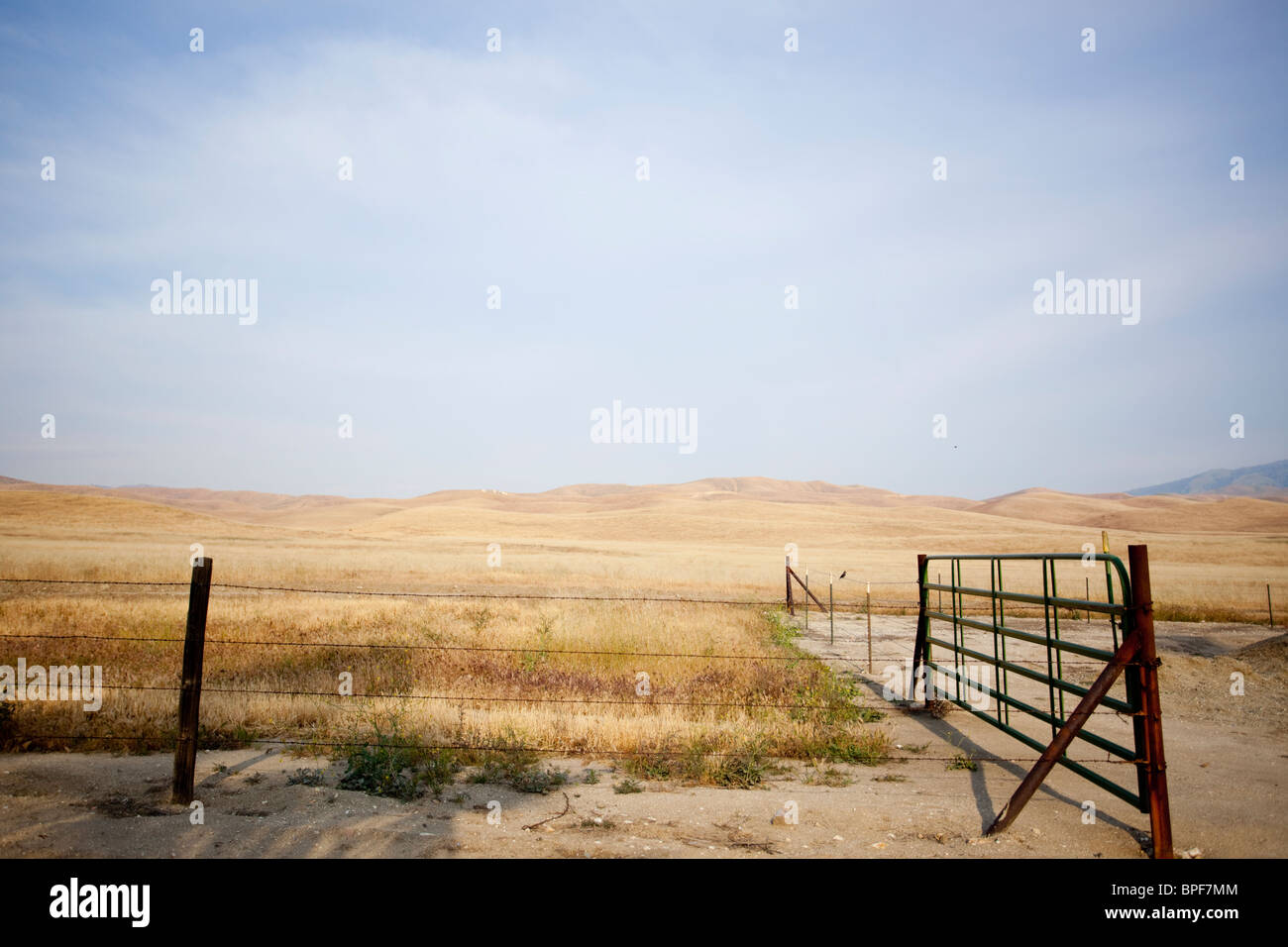 Deserted landscape hi-res stock photography and images - Alamy
