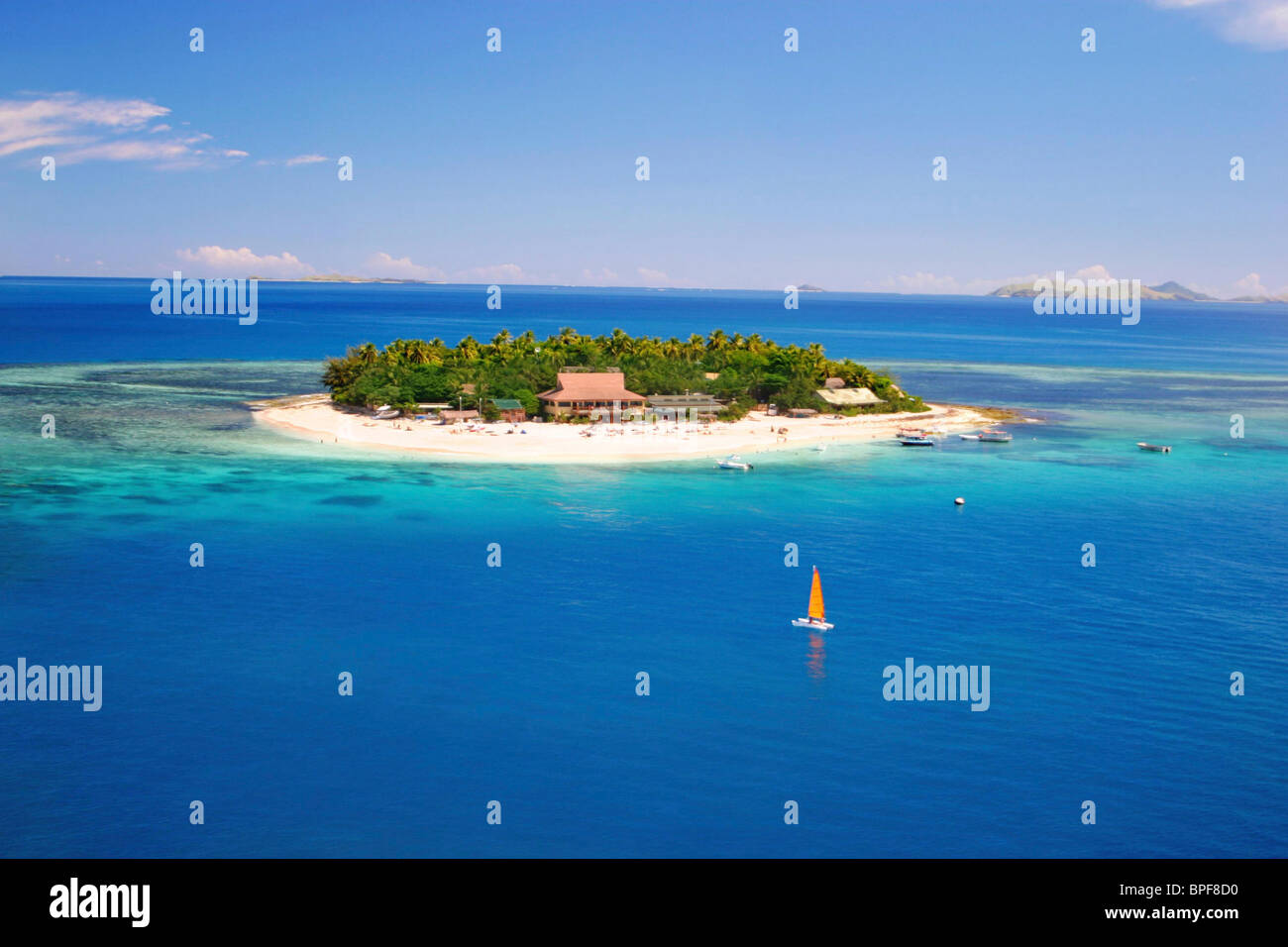 Aerial view beachcomber island fiji hi-res stock photography and images ...