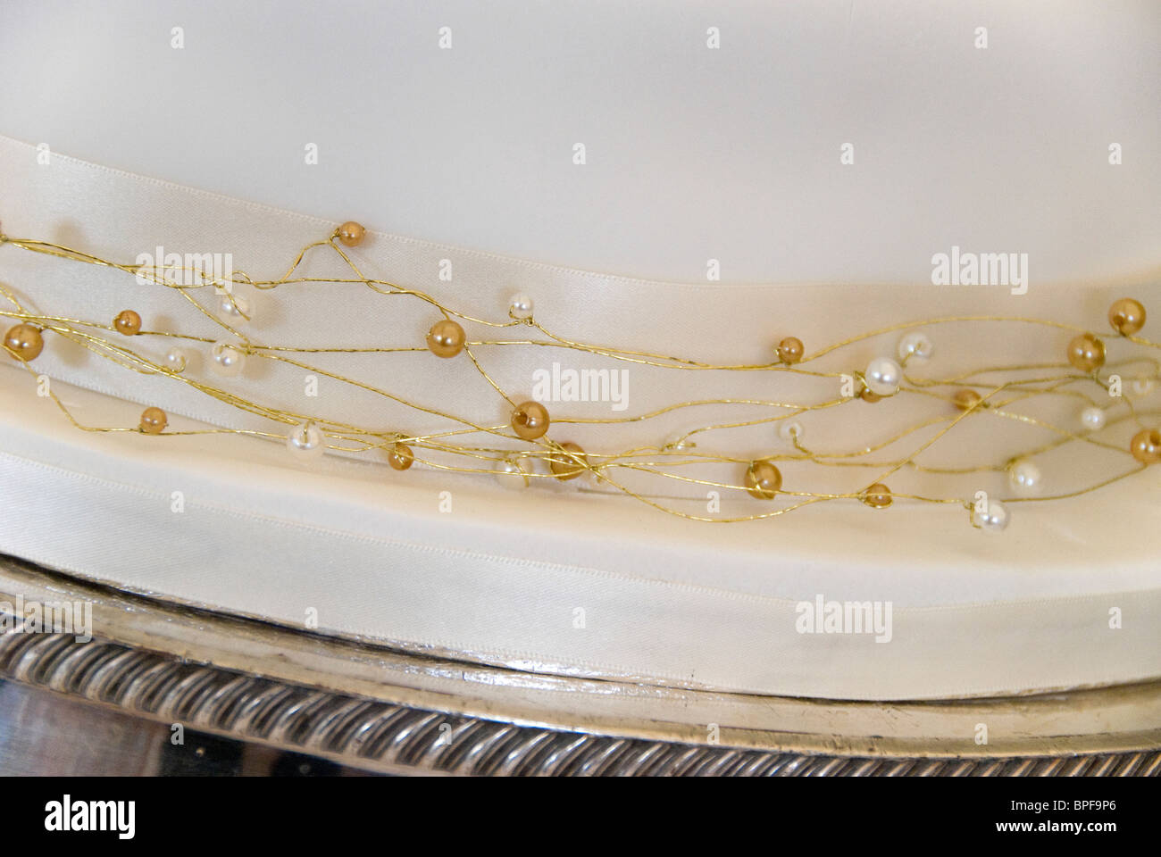 ribbon on cake Stock Photo - Alamy