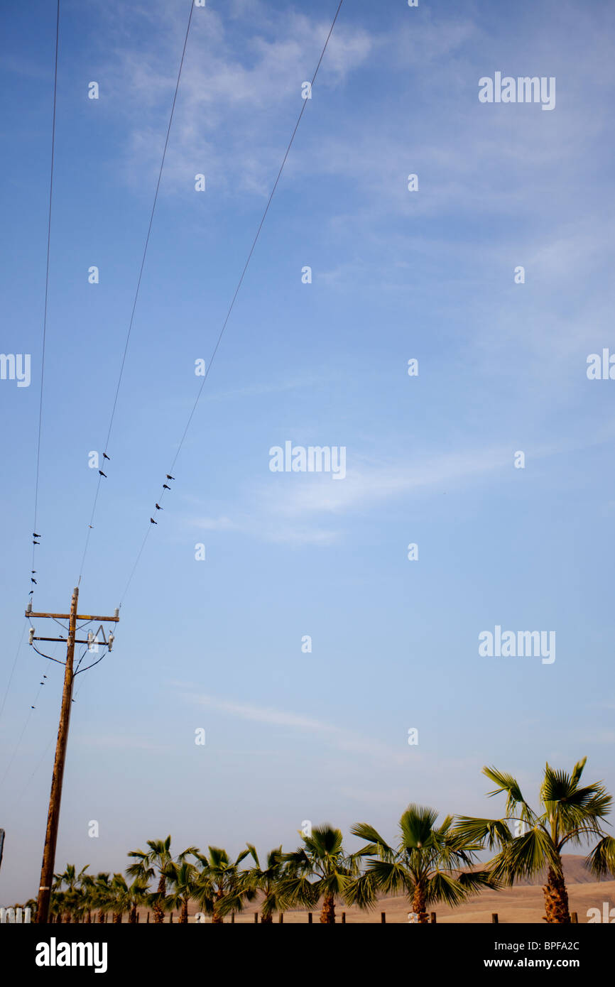Overhead line pole hi-res stock photography and images - Alamy