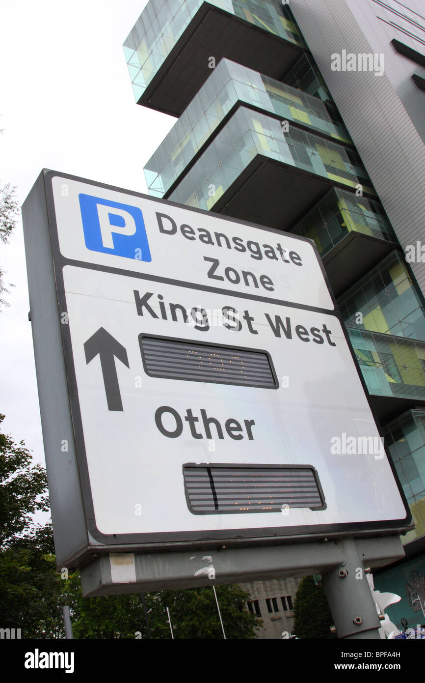 Electronic road signs hi-res stock photography and images - Alamy