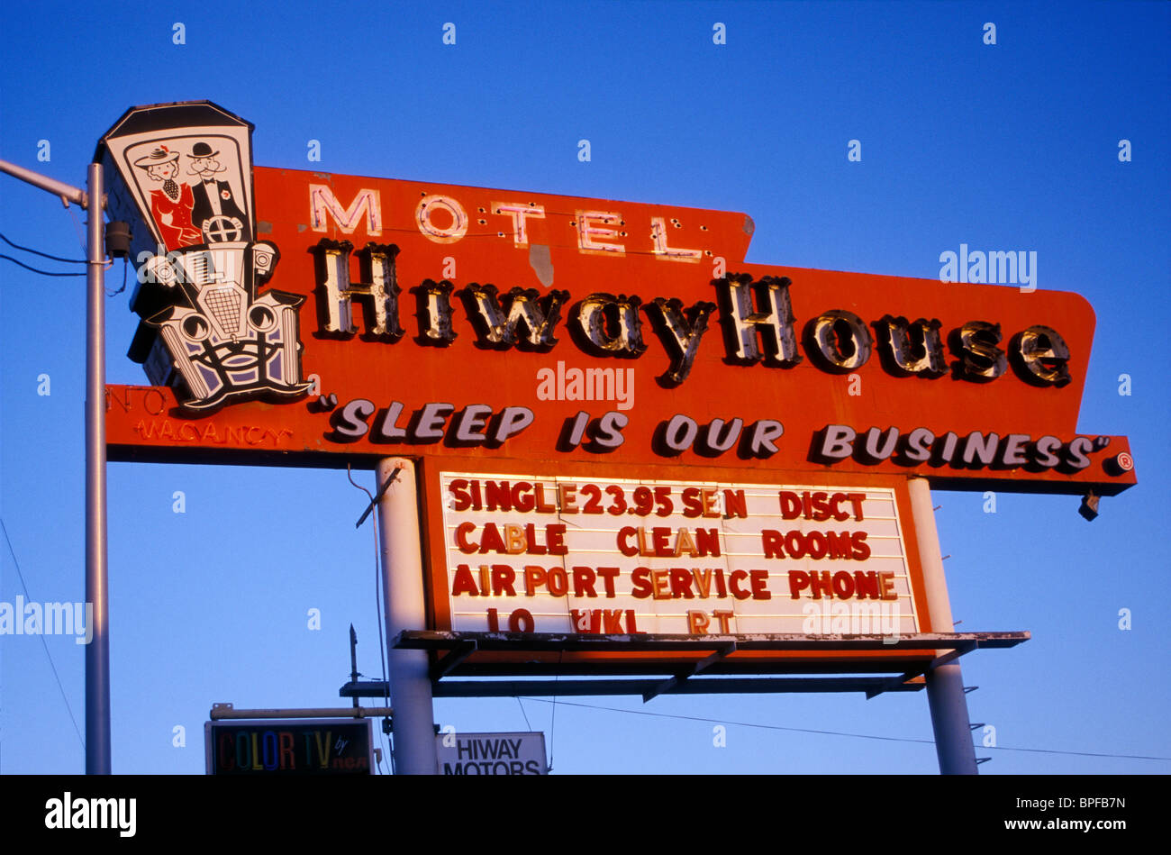 American motel by a highway hi-res stock photography and images - Alamy
