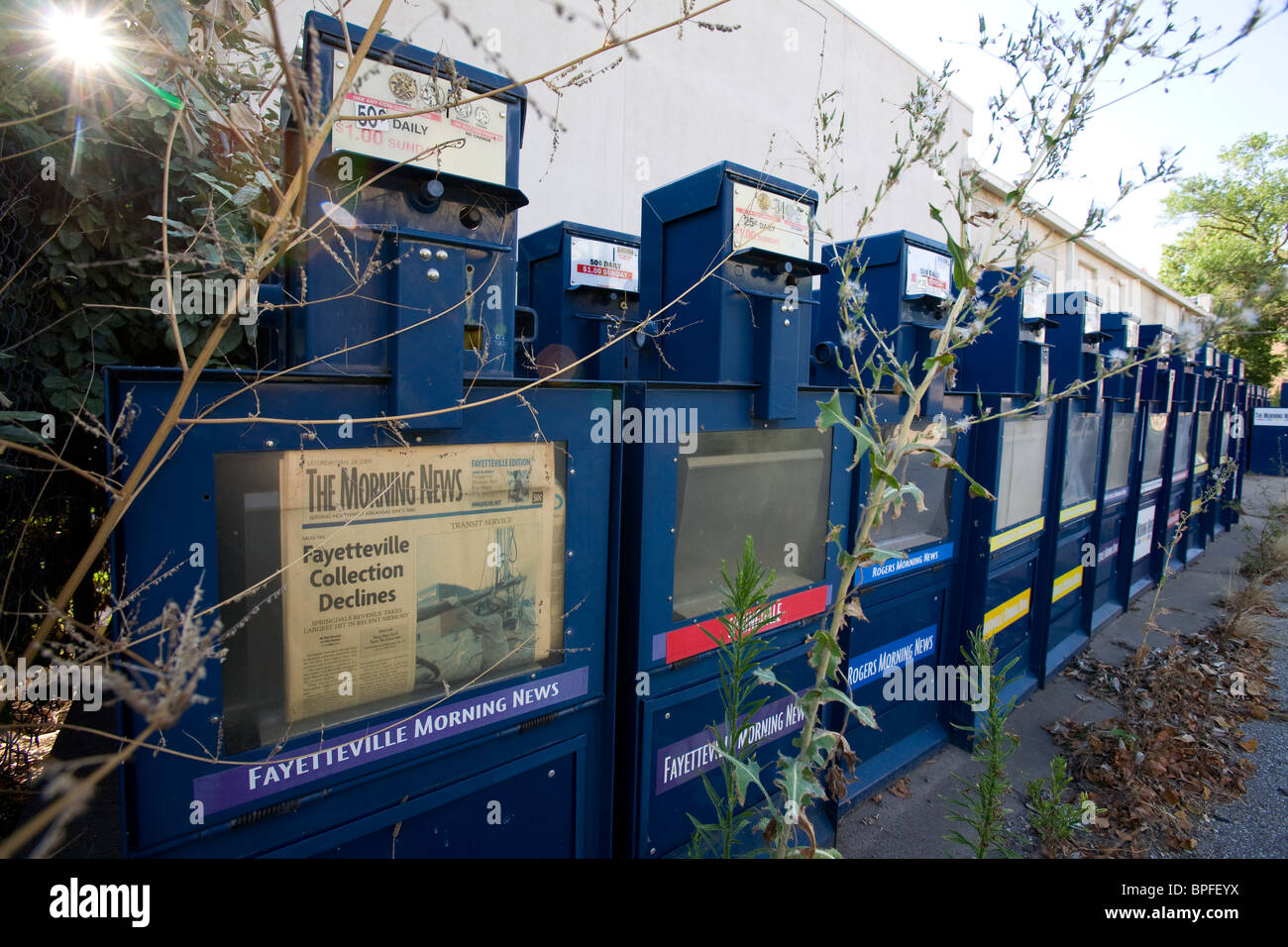 Newspaper vending boxes hi-res stock photography and images - Alamy
