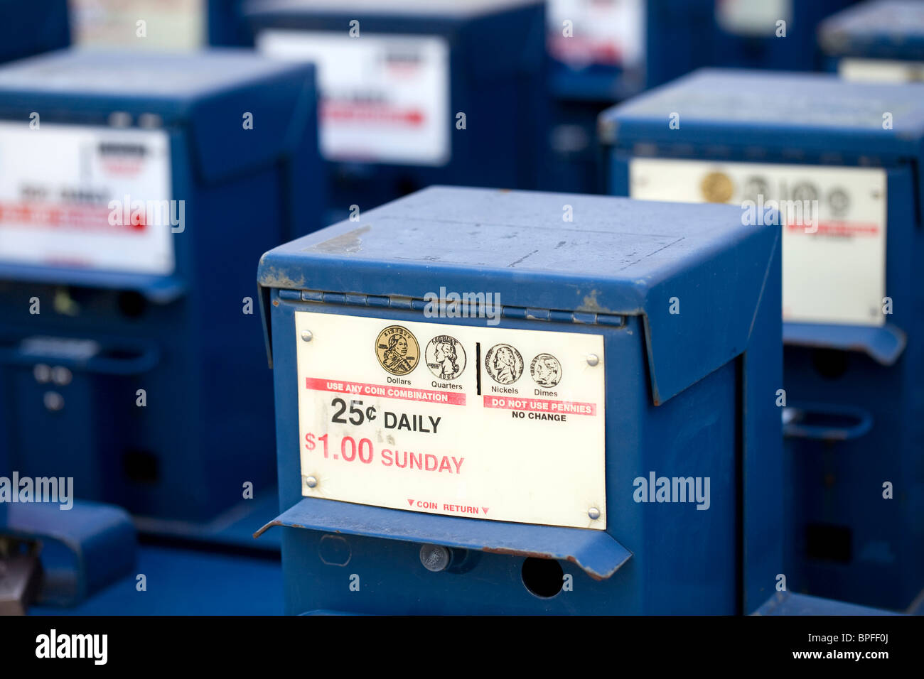 Newspaper vending boxes hi-res stock photography and images - Alamy