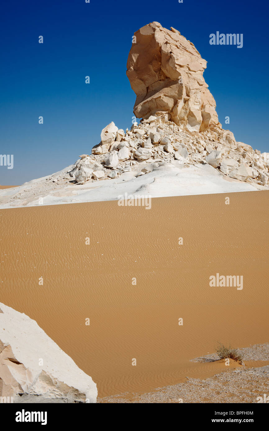 white desert at el Agabat, western desert, Egypt, Africa Stock Photo ...