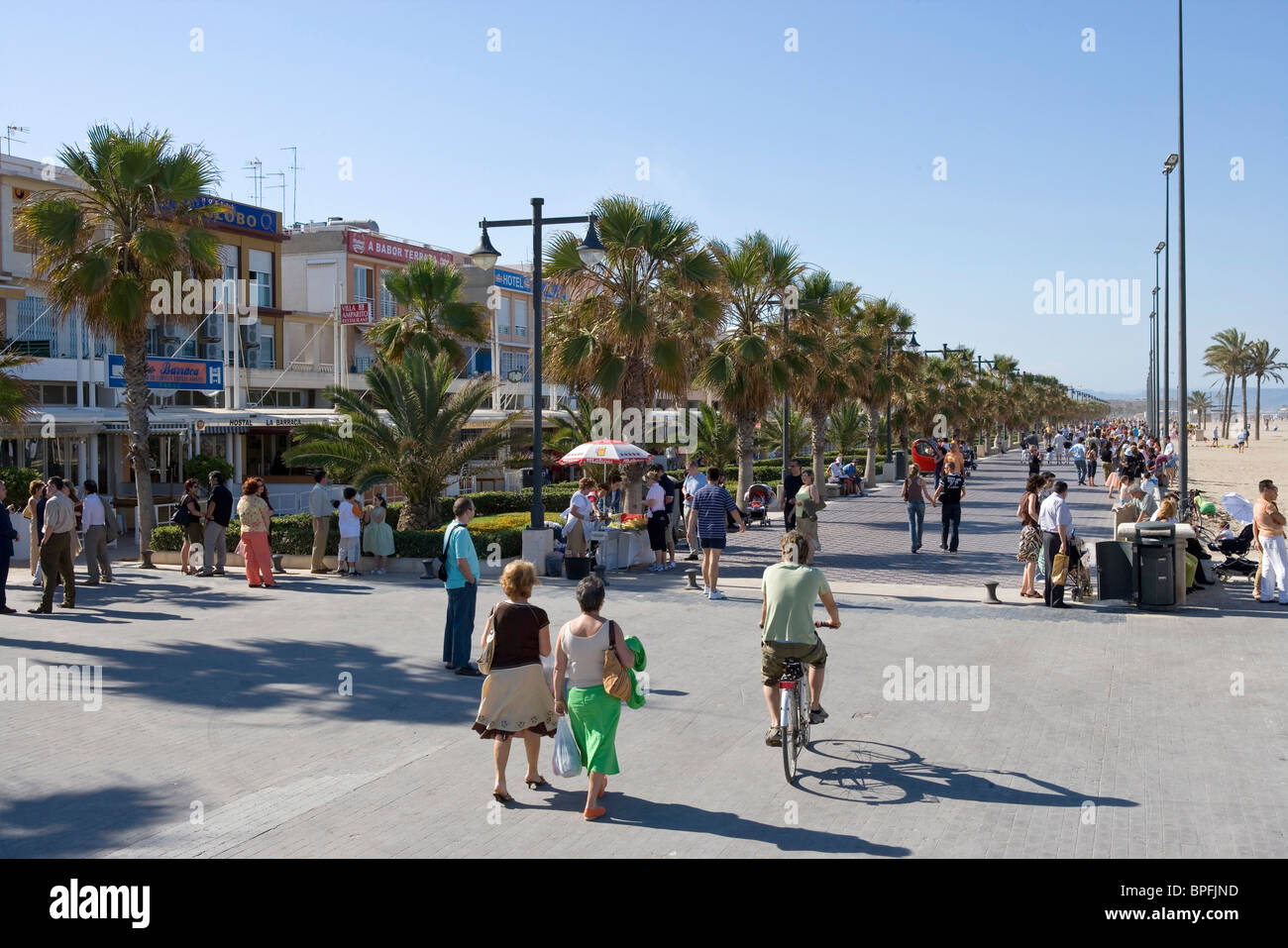Beachfront valencia hi-res stock photography and images - Alamy