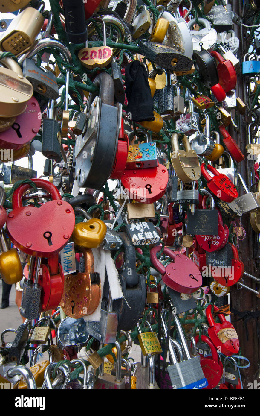 Padlock tree hi-res stock photography and images - Alamy
