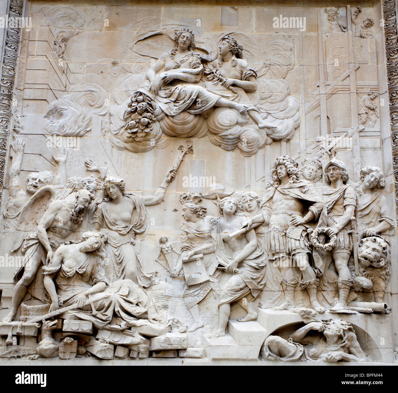 London - relief from Monument memorial of big fire Stock Photo - Alamy