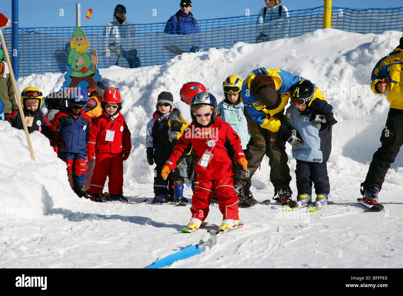 Ski class hi-res stock photography and images - Alamy