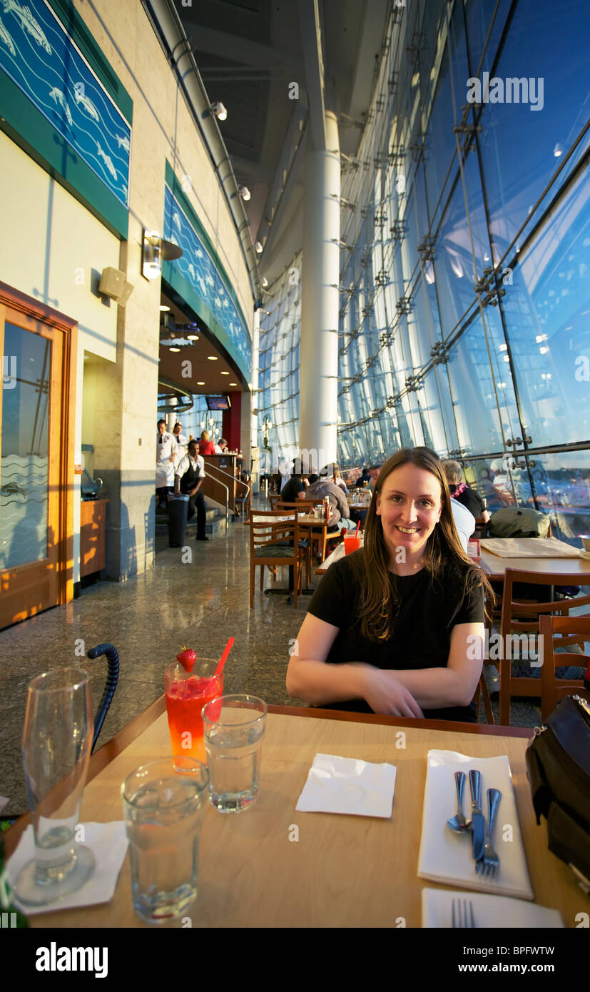 Woman at the Seattle airport, Seatac, USA Stock Photo - Alamy