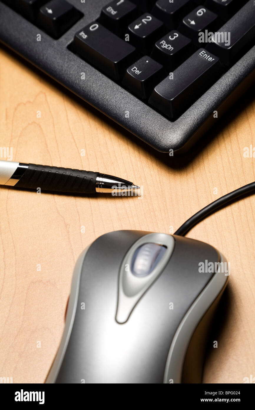 Computer mouse, pen, and computer keyboard Stock Photo - Alamy