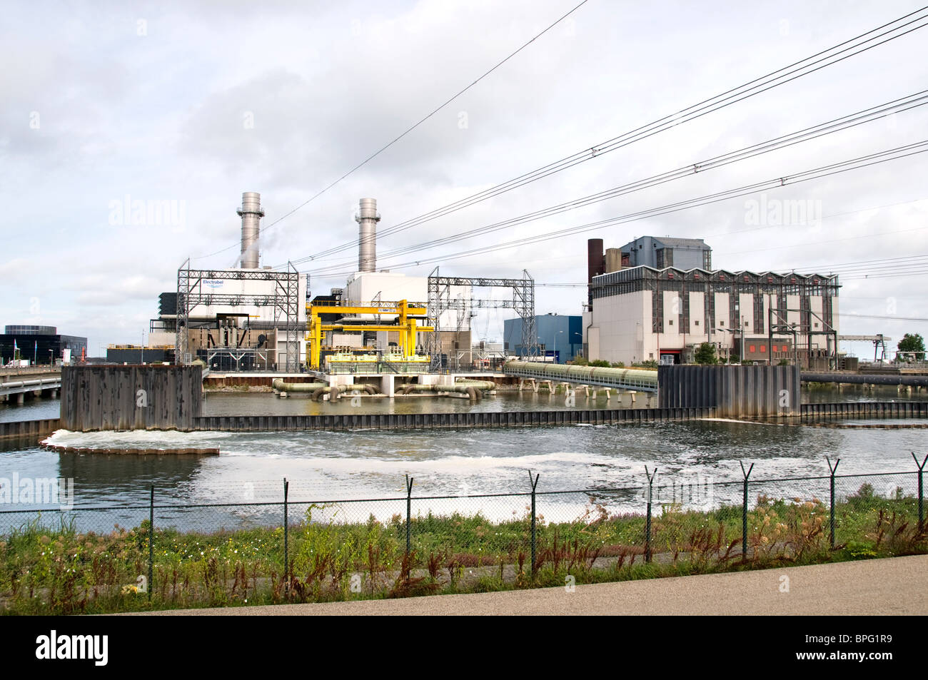 The Flevocentrale is a power plant on an island in the IJsselmeer at ...