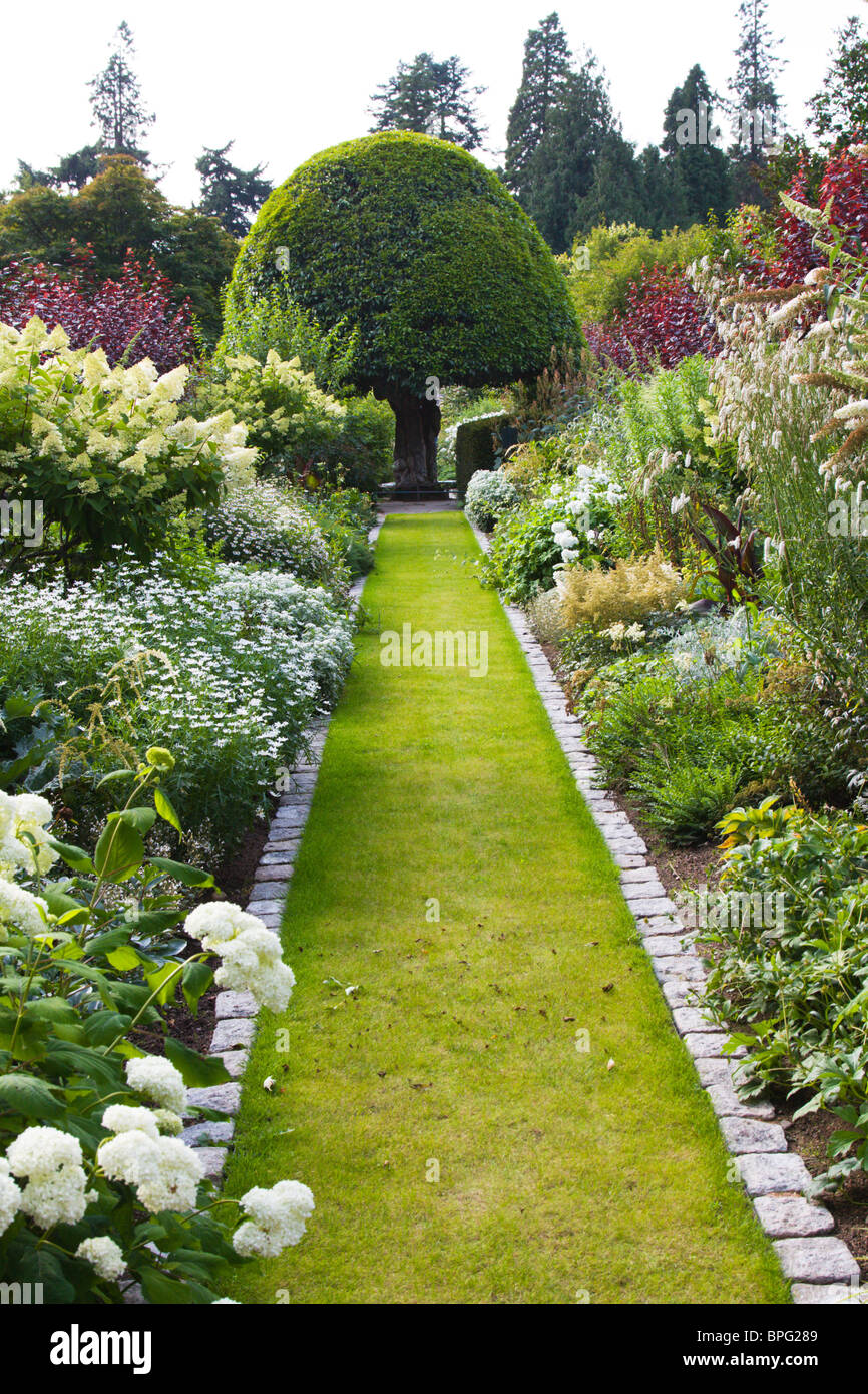 Garden path hi-res stock photography and images - Alamy