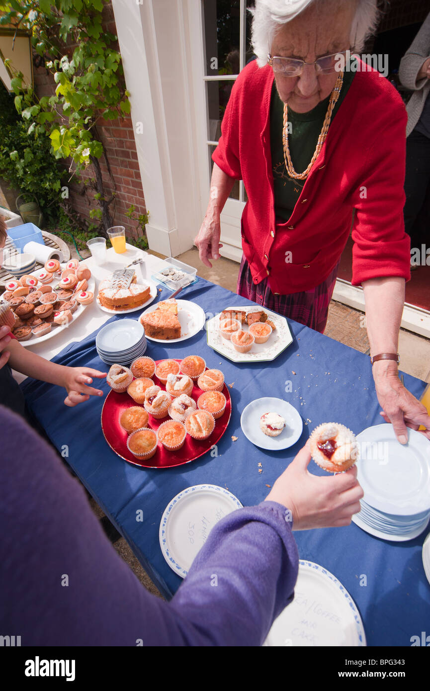 Refreshments served here hi-res stock photography and images - Alamy