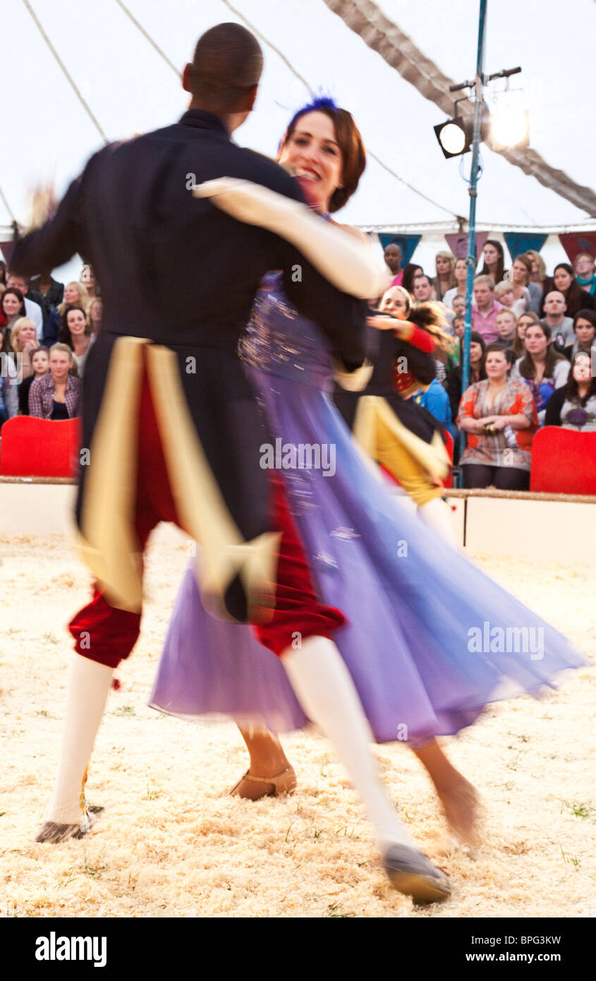 Circus performers hi-res stock photography and images - Alamy