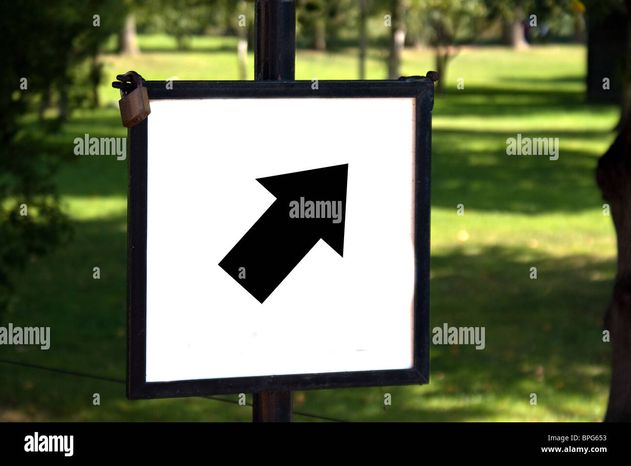 Up right arrow hi-res stock photography and images - Alamy