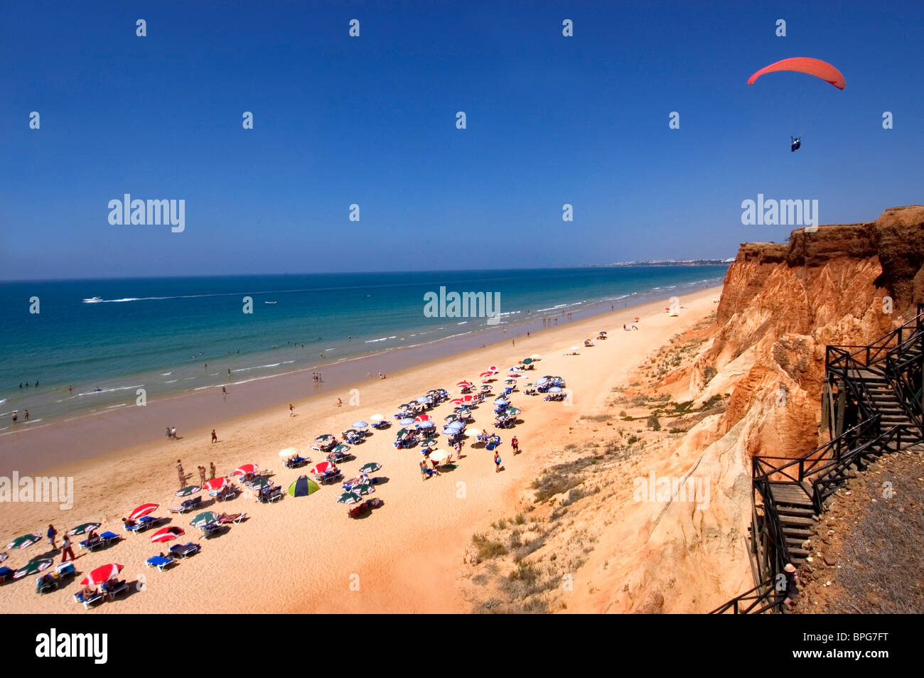 Praia de falesia algarve hi-res stock photography and images - Alamy