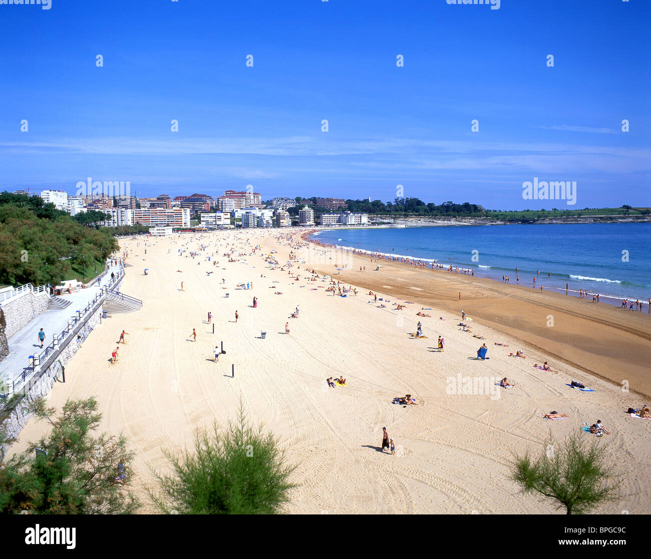Spain santander beach playa del sardinero hi-res stock photography and ...