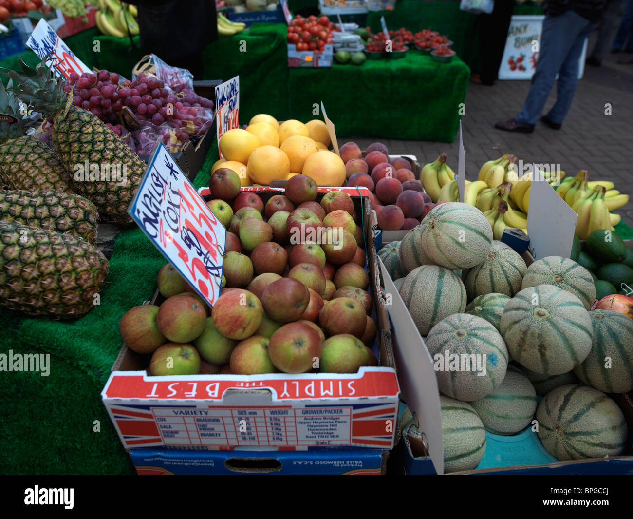Surrey england epsom market stall hi-res stock photography and images ...
