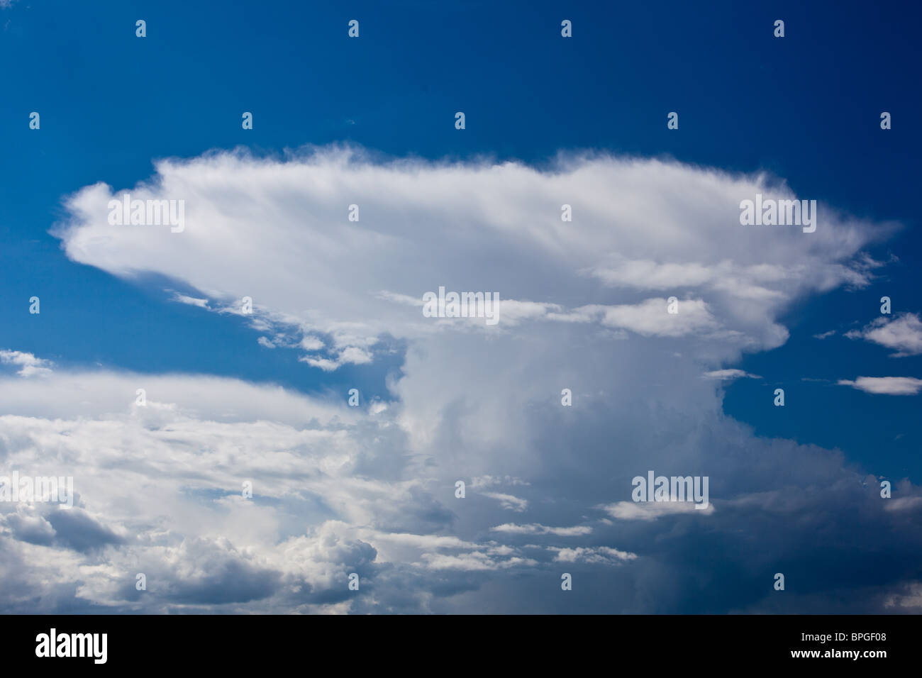 Anvil cloud hi-res stock photography and images - Alamy