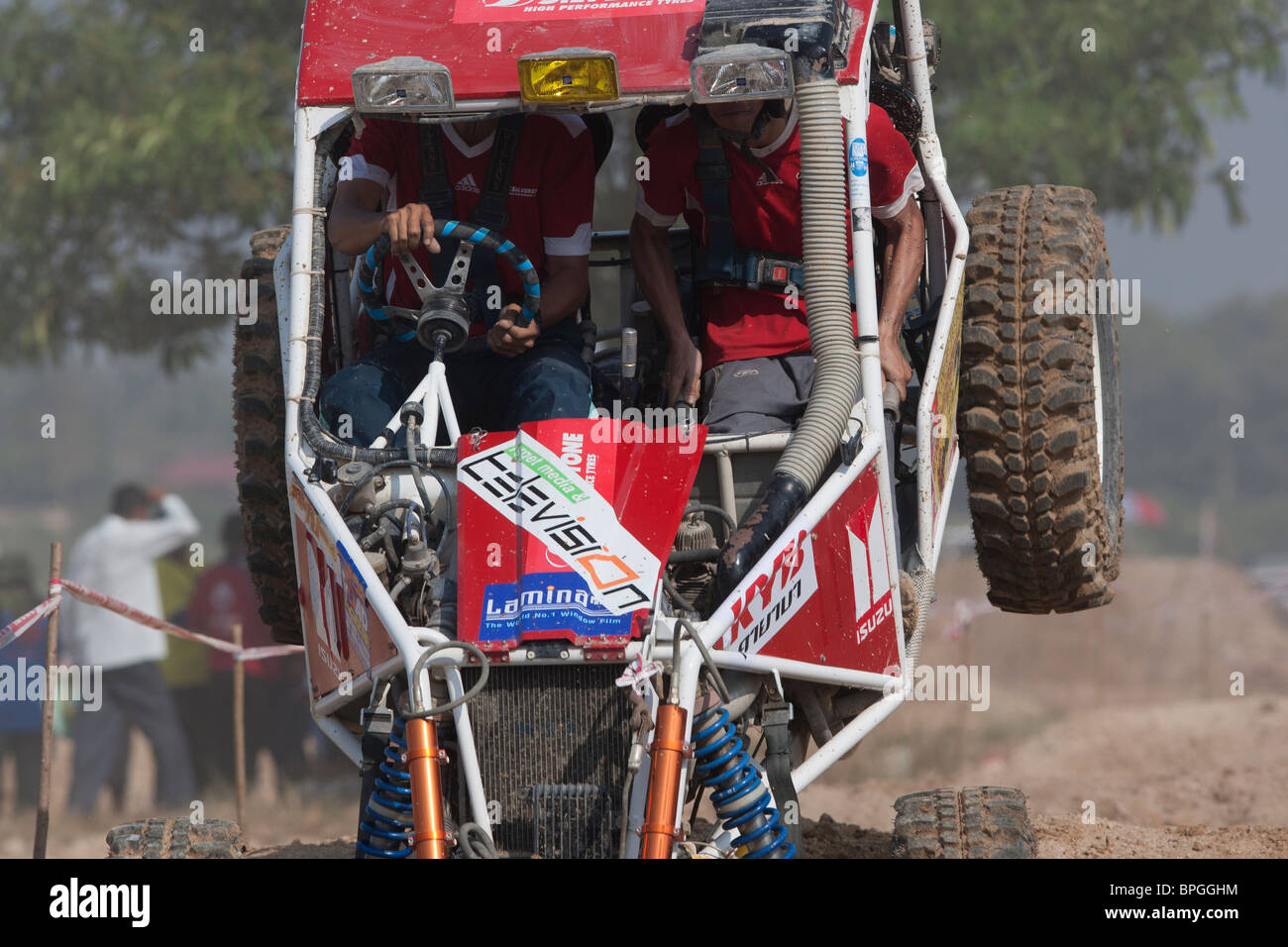 Off-road dune buggy competing in the mud Stock Photo - Alamy