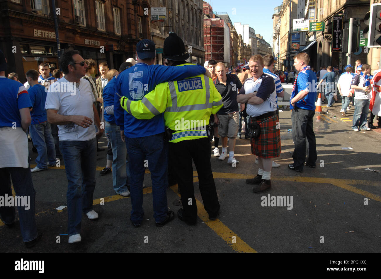 Police and Rangers football fans at the UEFA Cup Final 2008 in ...