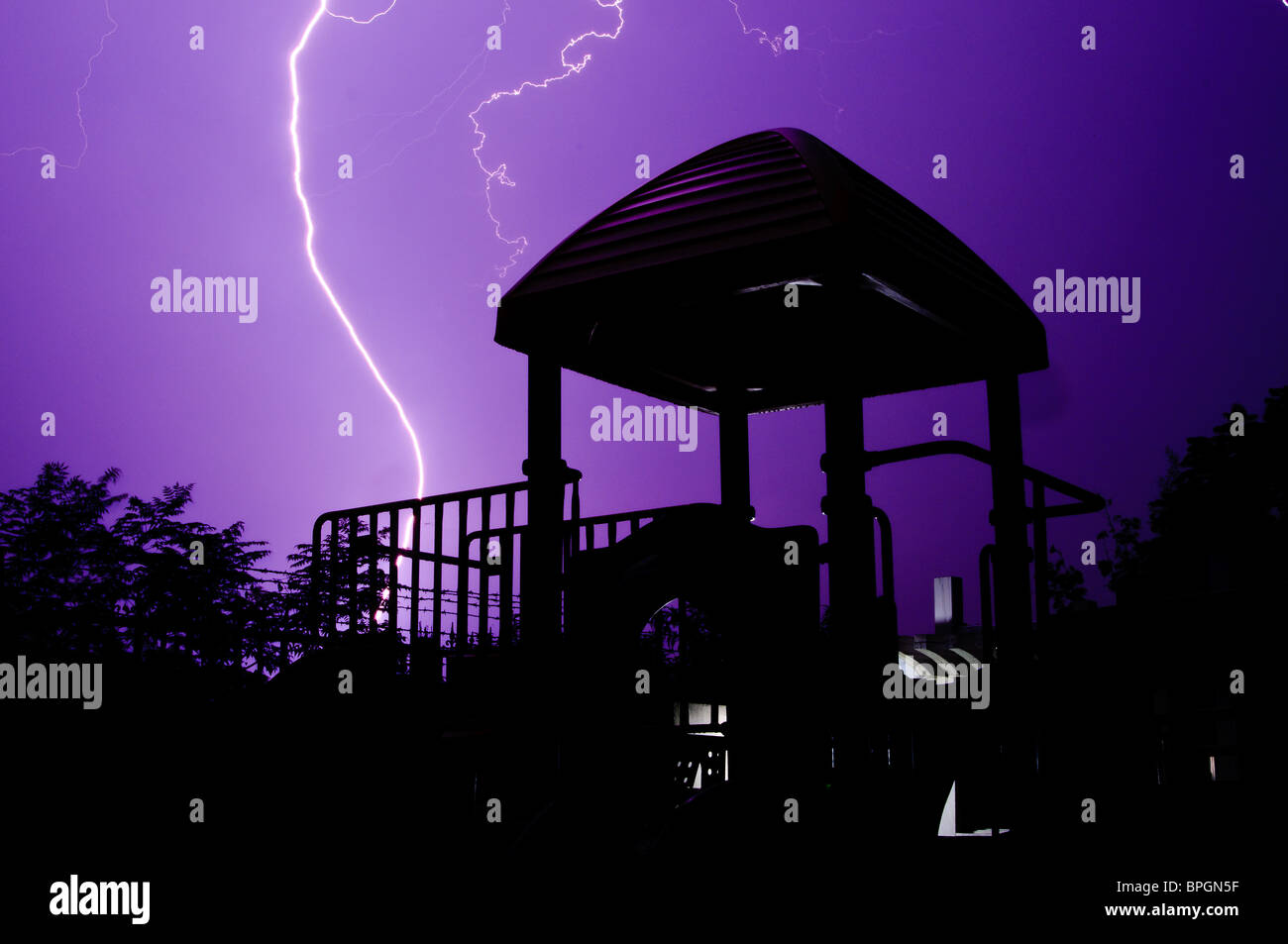 Thunder and lightning hi-res stock photography and images - Alamy