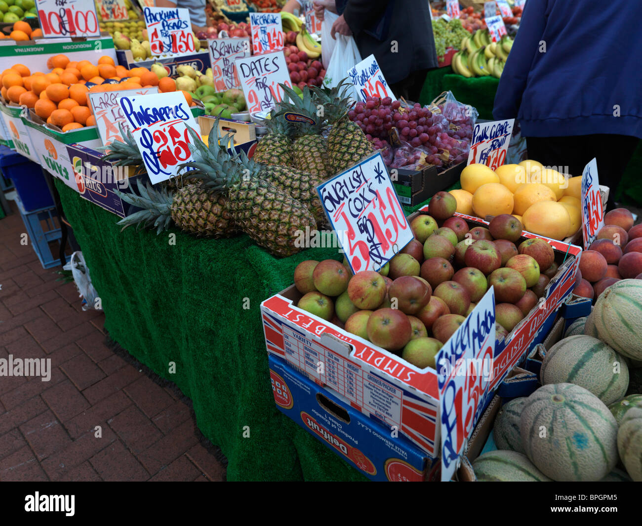 Surrey england epsom market stall hi-res stock photography and images ...