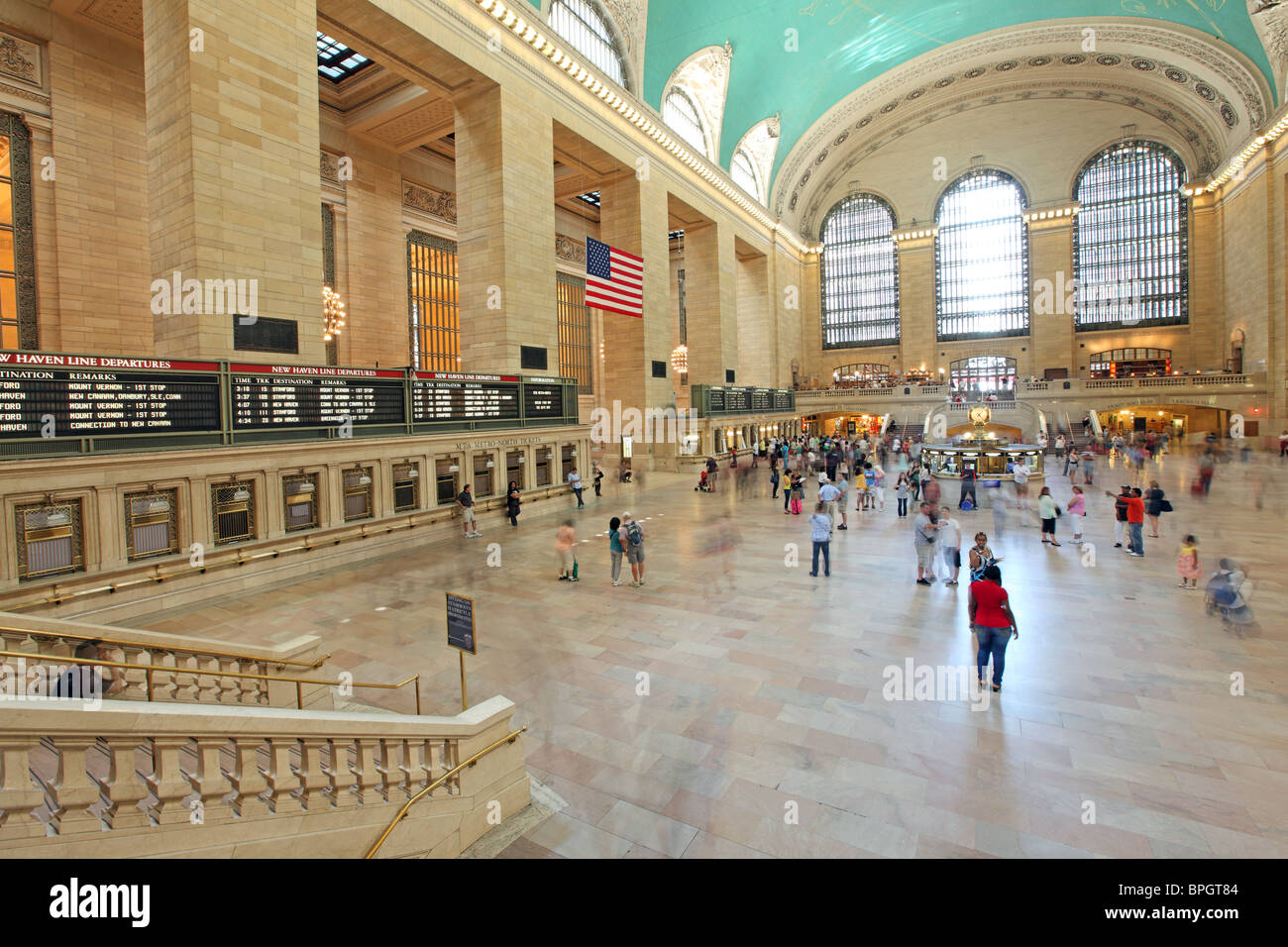 Bustling train station hi-res stock photography and images - Alamy