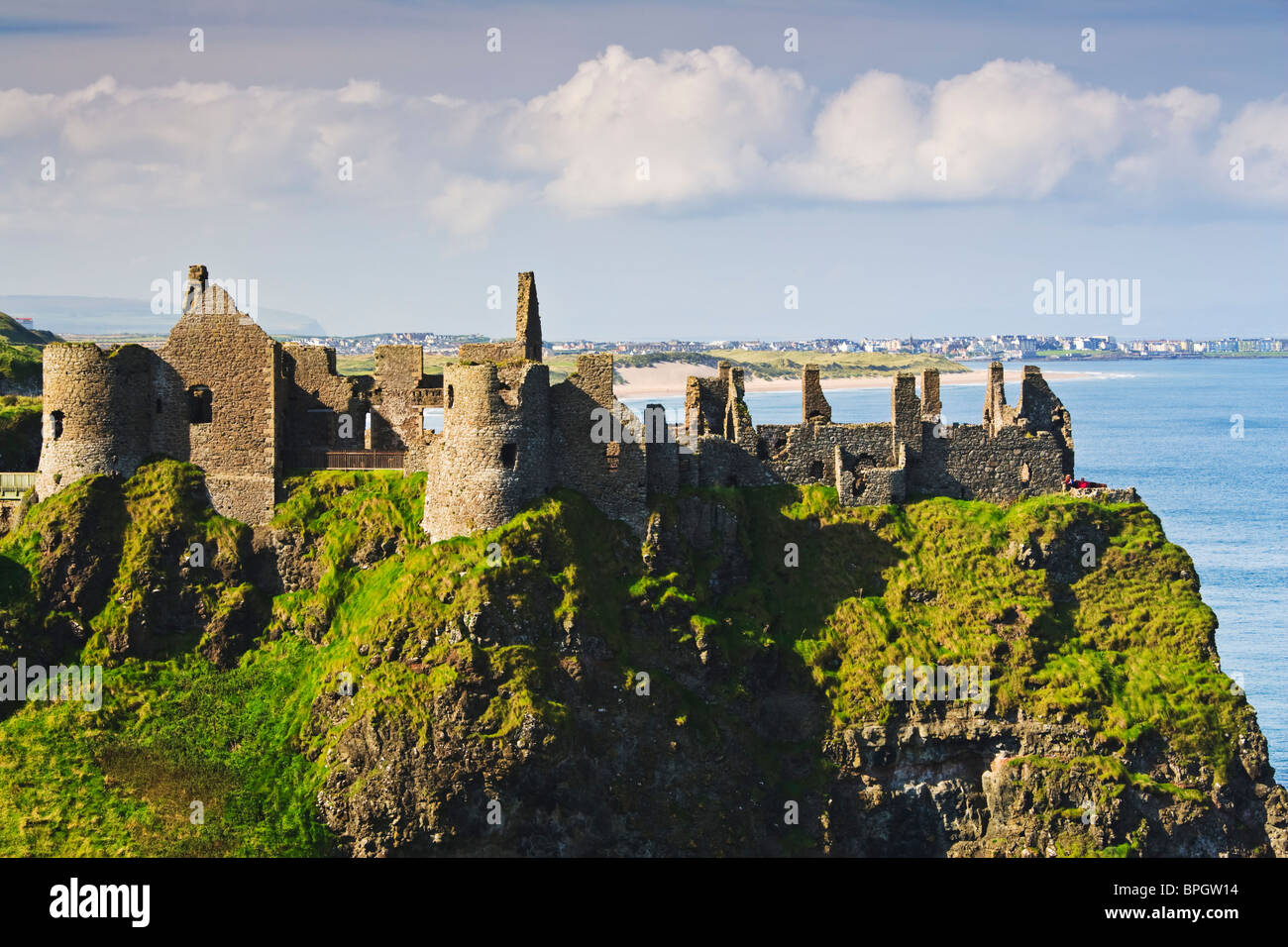 Dunluce castle ruin hi-res stock photography and images - Alamy