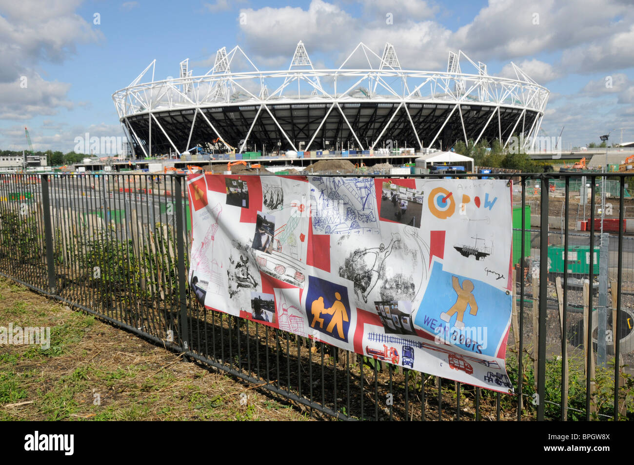 UK LONDON 2012 OLYMPIC STADIUM. ARTWORK BY LOCAL SCHOOLS Stock Photo ...