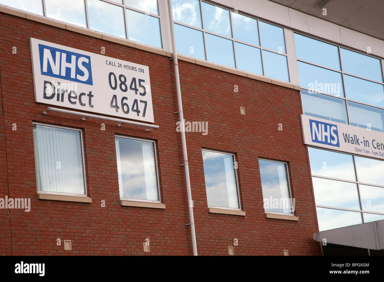 Nhs england logo hi-res stock photography and images - Alamy