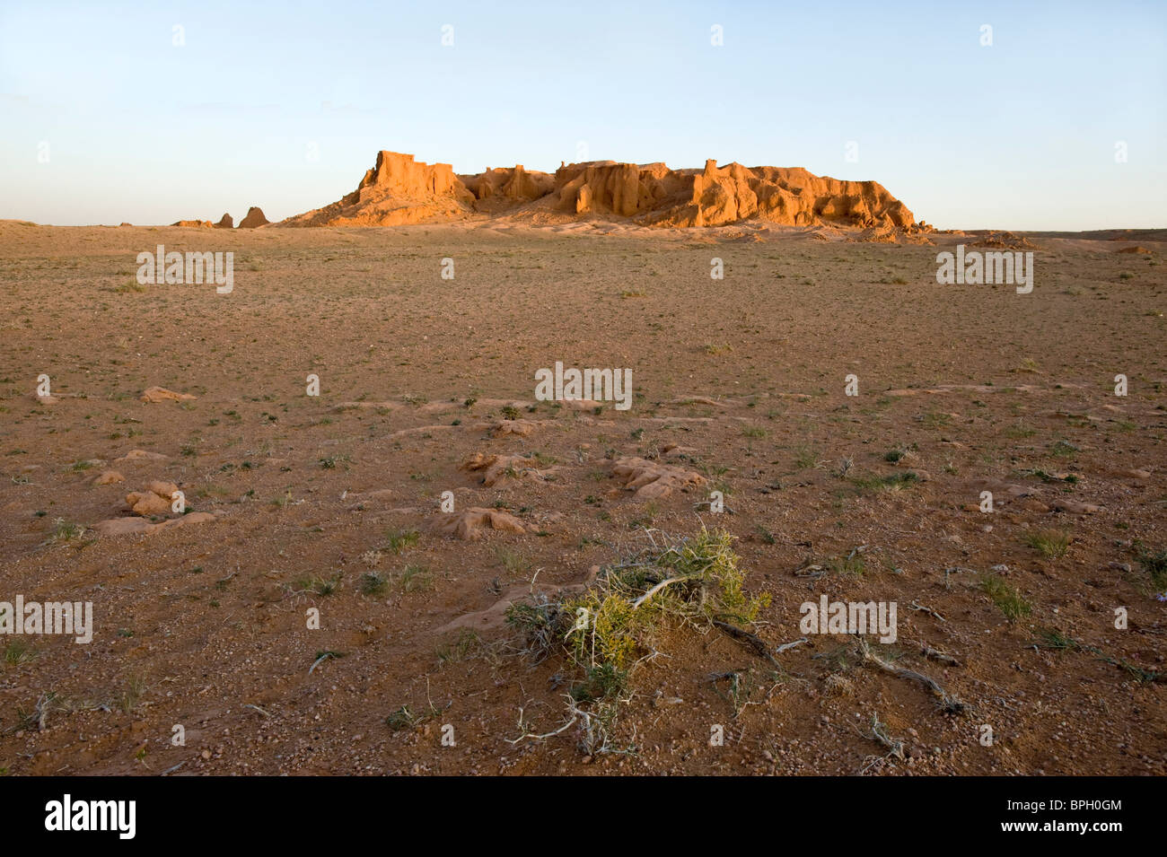 The Flaming Cliffs (Bayanzag) Gobi Desert Mongolia Stock Photo - Alamy