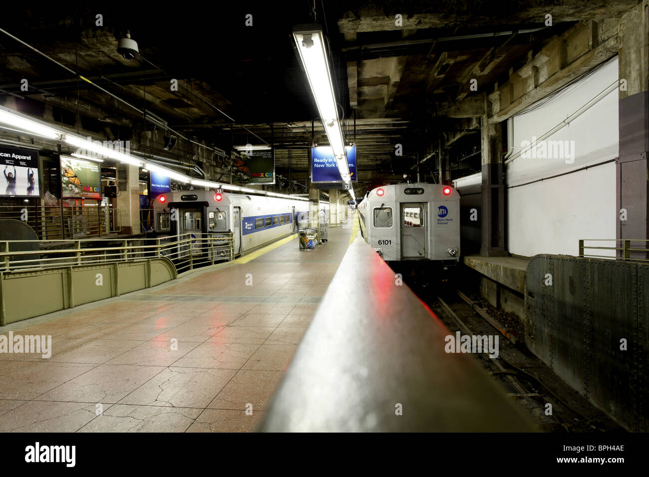 Grand train platform hi-res stock photography and images - Alamy