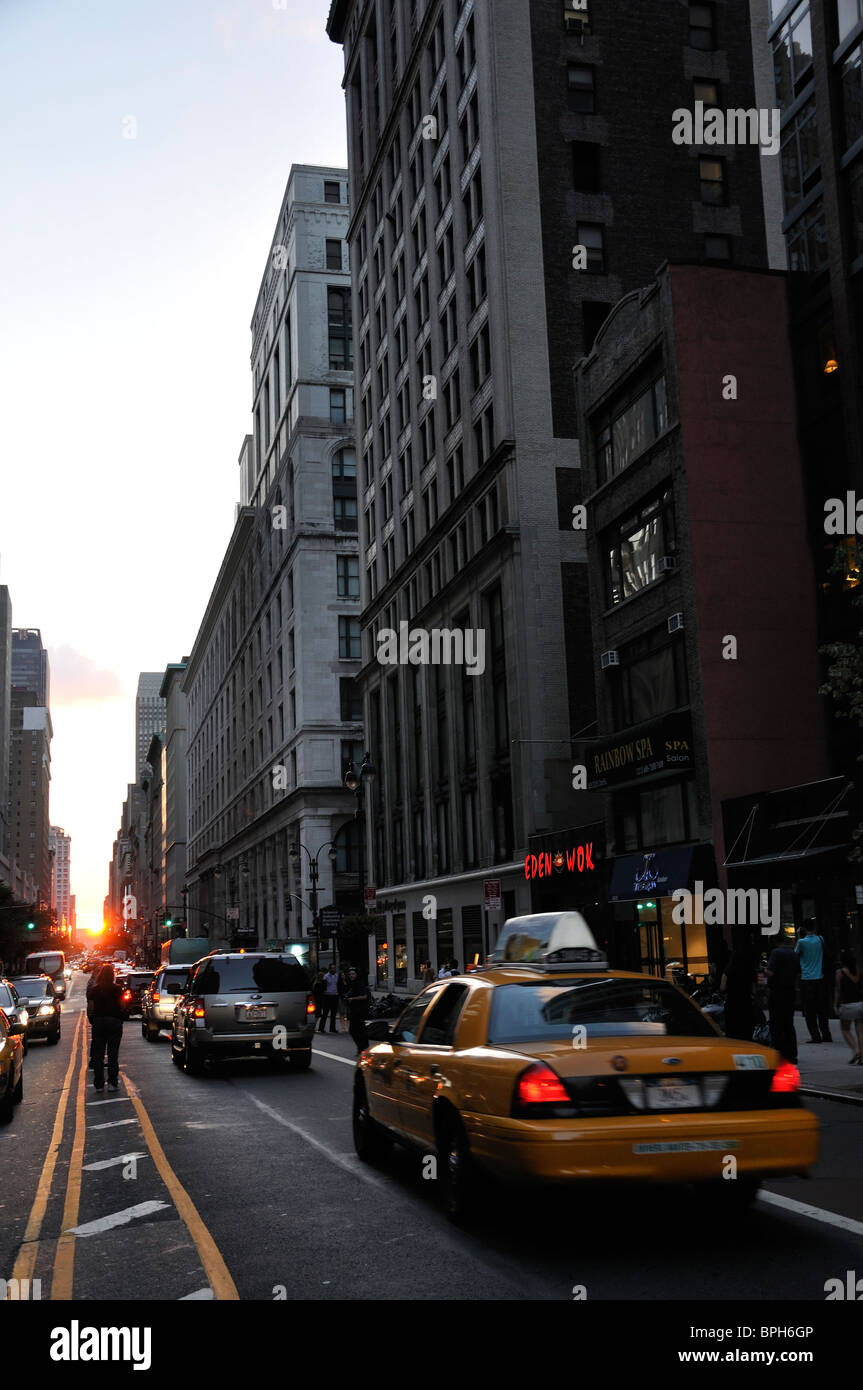 Manhattanhenge, New York City, USA Stock Photo - Alamy