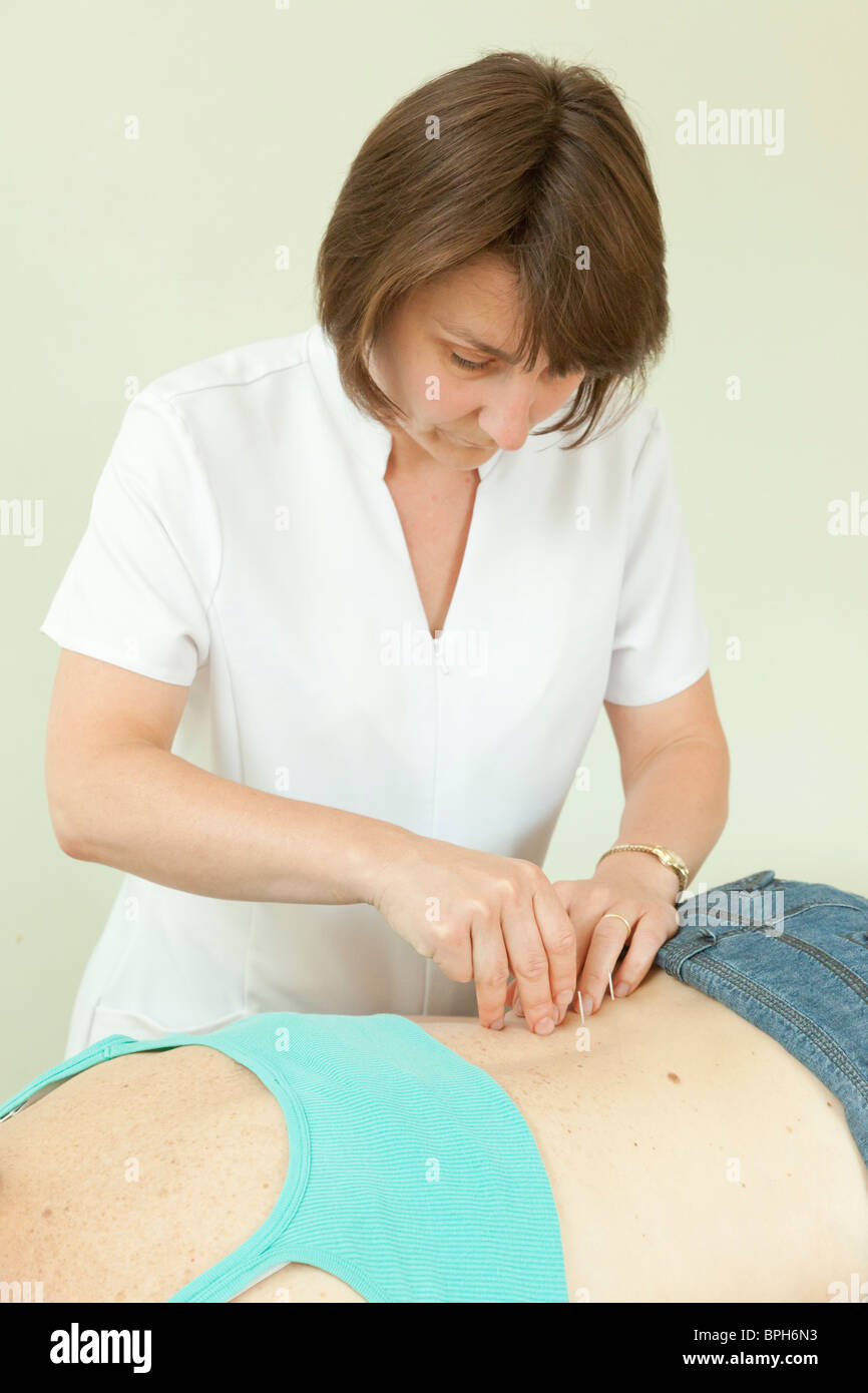 Pushing needles hi-res stock photography and images - Alamy