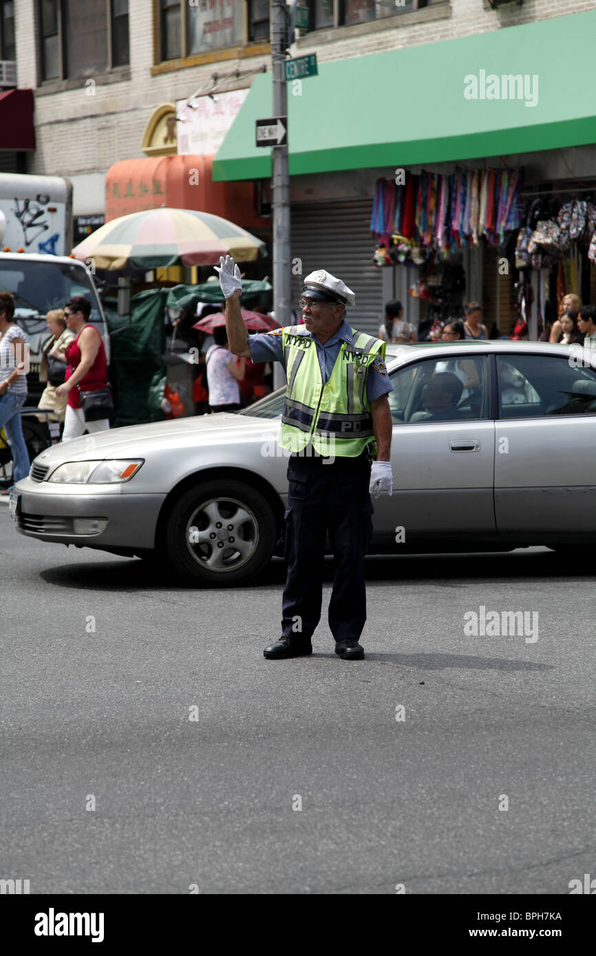 Officer directing traffic hi-res stock photography and images - Alamy
