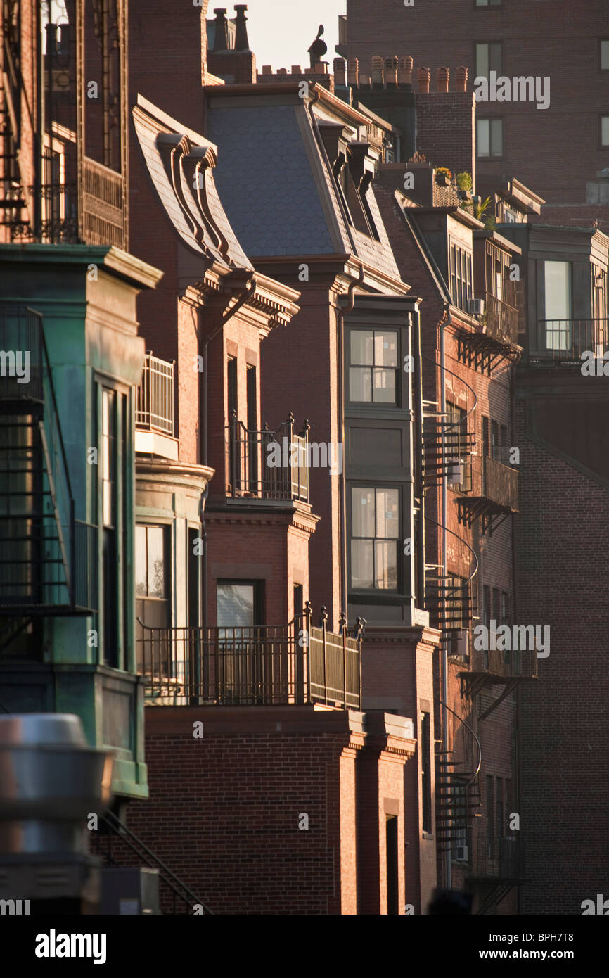 Row houses boston massachusetts hi-res stock photography and images - Alamy