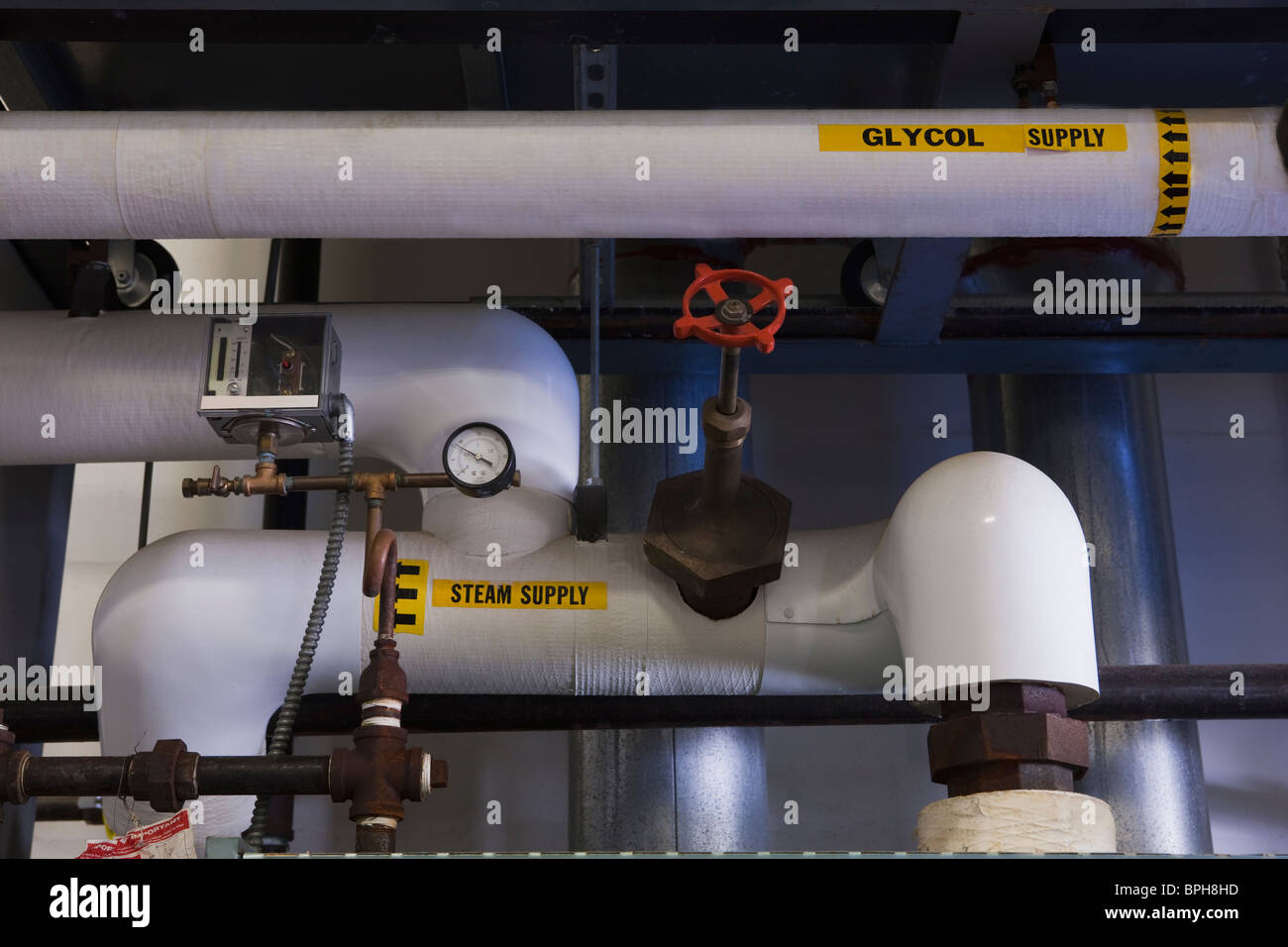 Industrial chiller piping hi-res stock photography and images - Alamy